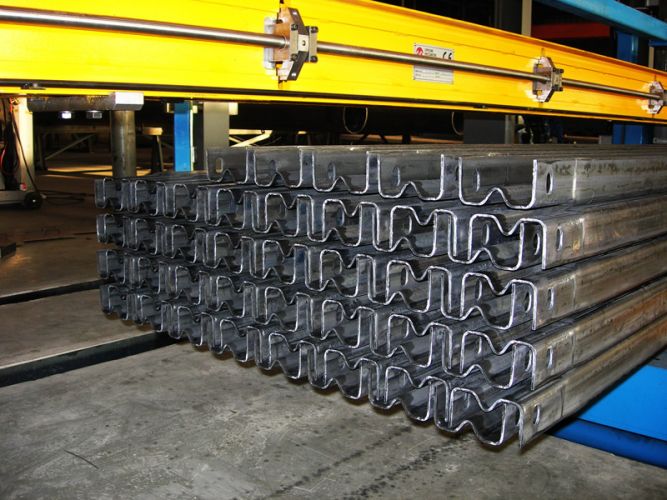 Machines de Soudage pour Poteaux et Mâts d'Éclairage - Murgesi SRL